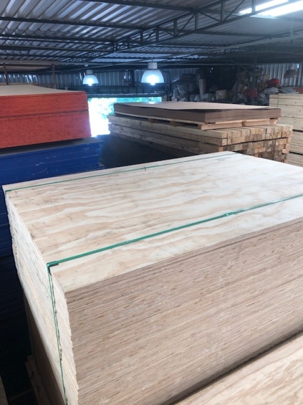 Compensado Laminado Pinus - Beija Flor Madeiras